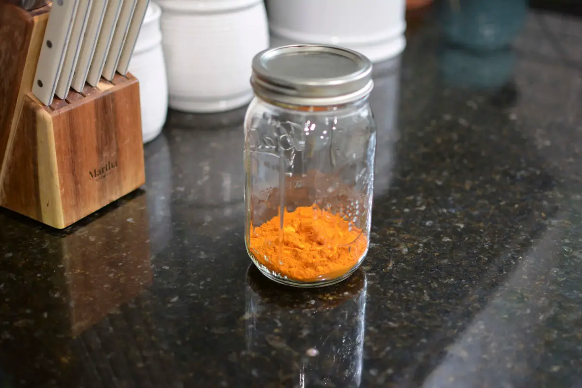 Turmeric Powder | How to make your own - The Thrifted Planter
