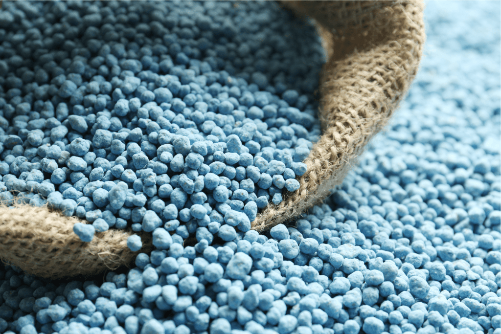 Granular Fertilizer vs Liquid Fertilizers